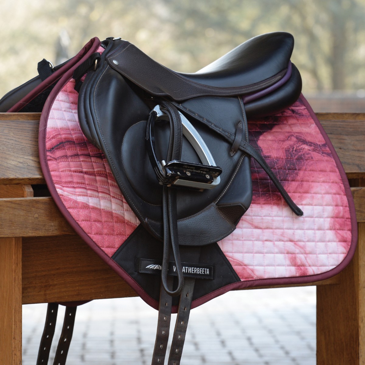 Weatherbeeta Prime Marble Jump Shaped Saddle Pad (Burgundy Swirl Marble ...